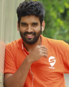 சுரேஷ் ரவி (Suresh Ravi): திரைப்படங்கள், வயது, பயோடேட்டா, புகைப்படங்கள் ...