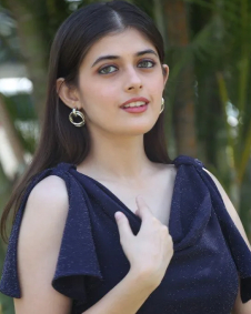 Urvi Upcoming Movies, Age, New Movie, Birthday Date, Height In Feet ...