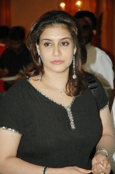 Lisi Photos: Latest HD Images, Pictures, Stills & Pics - FilmiBeat