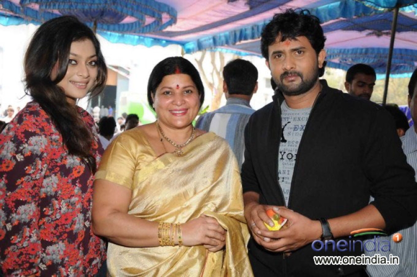 Paaru w/o Devdas Muhurat Photos - FilmiBeat