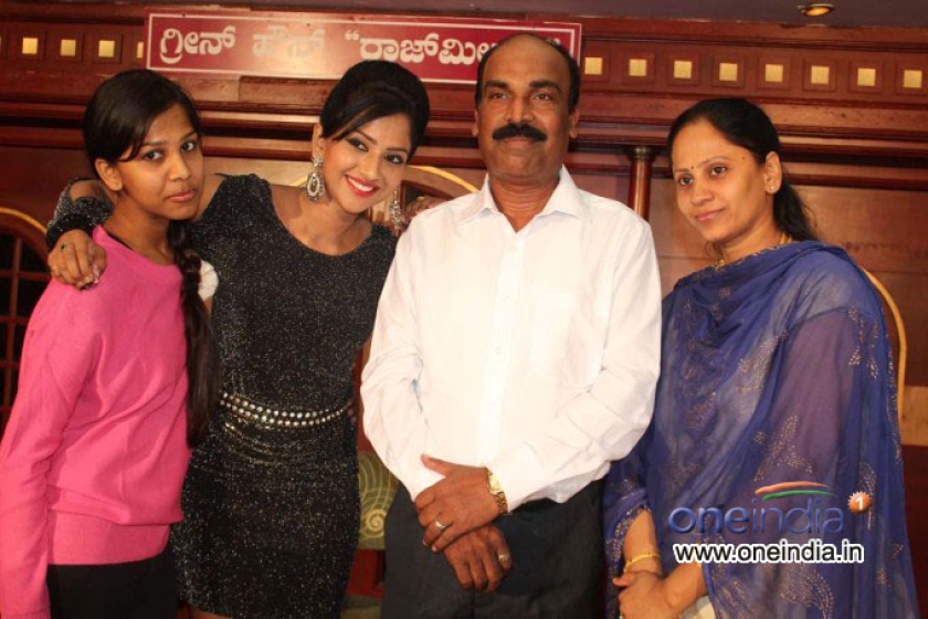 Neha Patil Birthday Bash Photos - FilmiBeat