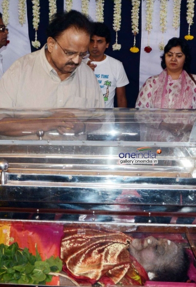 Anjali Devi Funeral procession at Chennai Photos - FilmiBeat