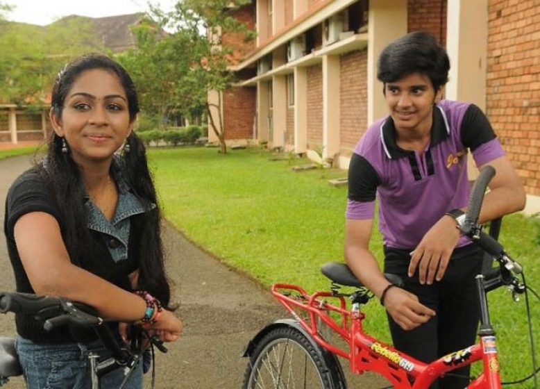 Pallikoodam Pogamale Photos: HD Images, Pictures, Stills, First Look ...