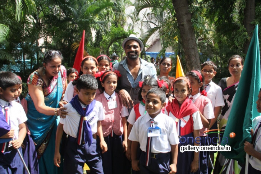 Remo D'Souza plants tree with school children for World Environment Day ...