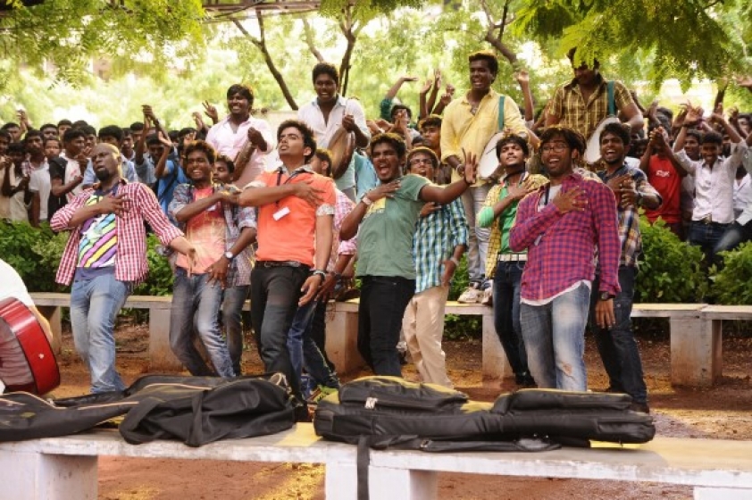 Vaanavil Vaazhkai Photos: HD Images, Pictures, Stills, First Look ...