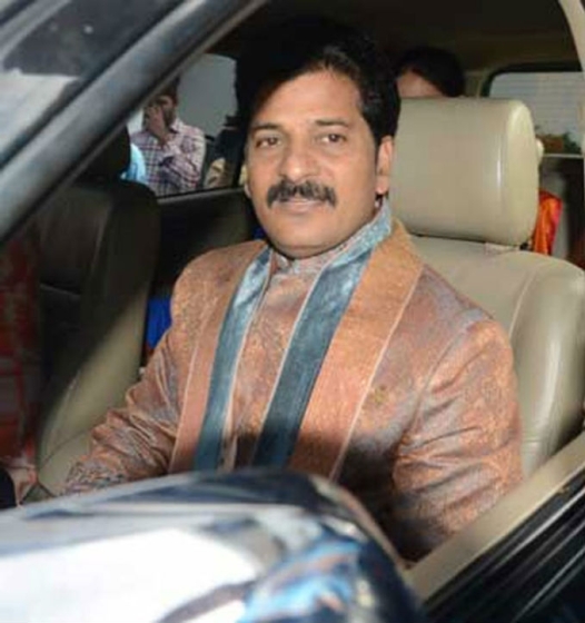 Revanth Reddy Daughter Nymisha Engagement Photos - FilmiBeat