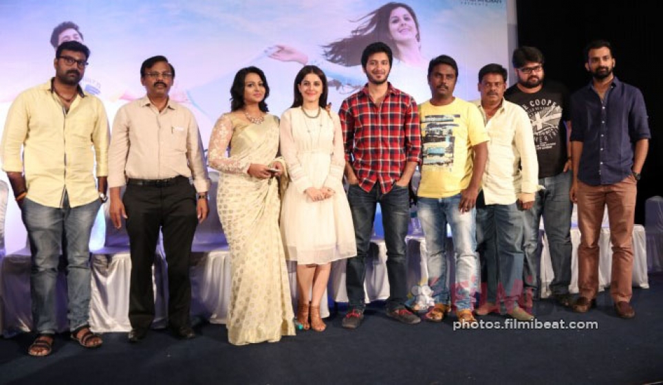 Meendum Oru Kadhal Kadhai Press Meet Photos - FilmiBeat