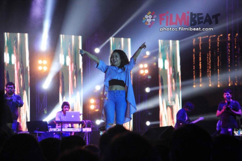 Bollywood Singer Neha Kakkar Live performance at The Regency Antilia ...