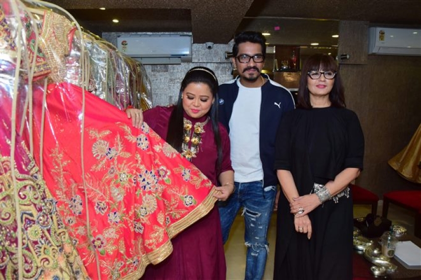Bharati and Harsh Visit Neeta Lulla Store Photos - FilmiBeat