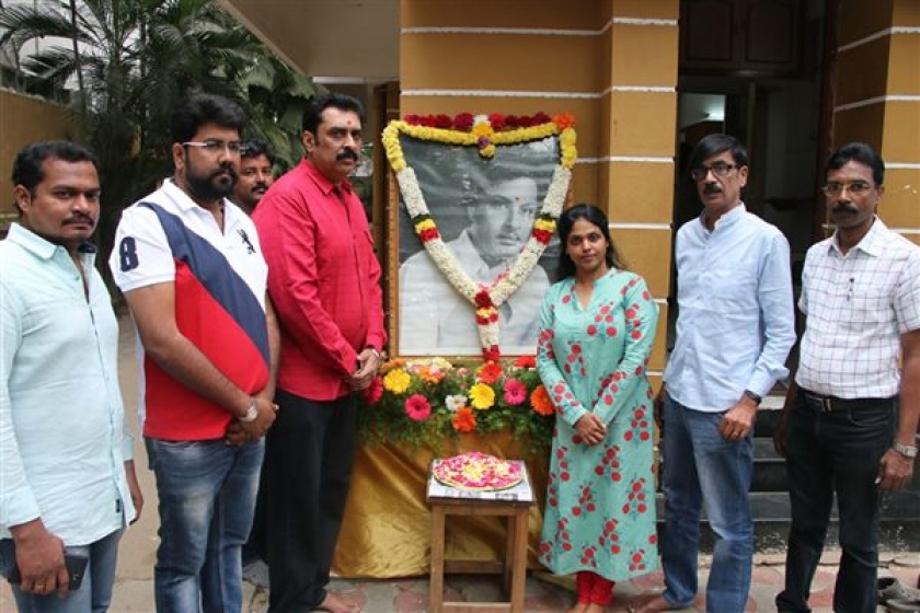 MGR 30th Death Anniversary Photos - FilmiBeat