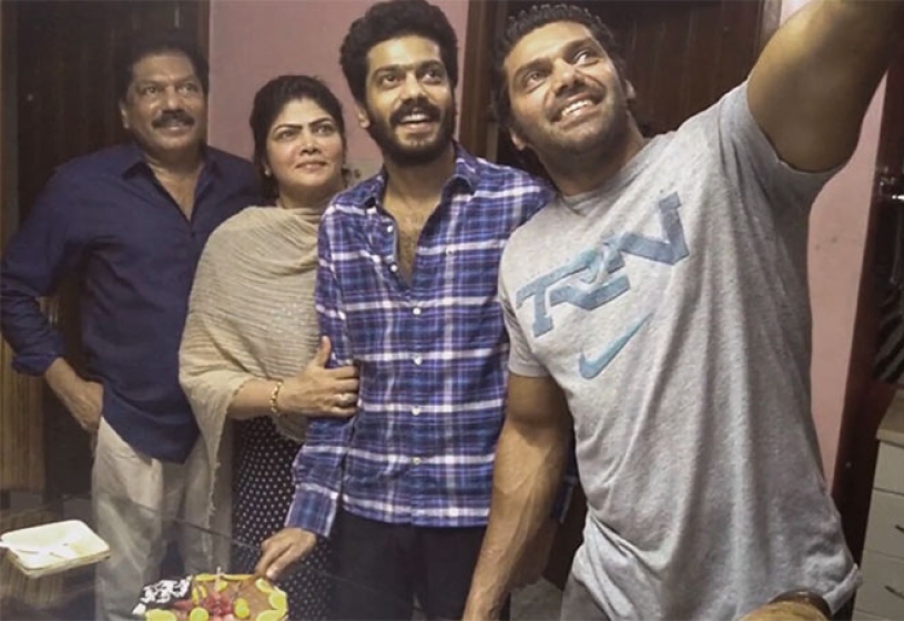 Tamil Actor Arya Family Photos - FilmiBeat