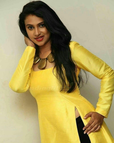 Kavitha Gowda Photos: Latest HD Images, Pictures, Stills & Pics - FilmiBeat