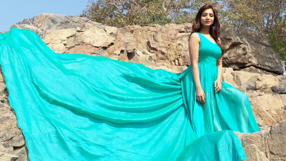 Reveal Photos: HD Images, Pictures, Stills, First Look Posters of ...