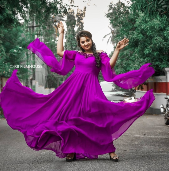 Kasthooriman Serial Fame Pratheeksha G Pradeep In Glamorous Look ...