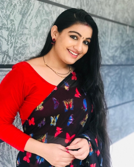 Actress Manve Surendran Stunning Clicks | അതീവ സുന്ദരിയായി സീരിയൽ നടി ...