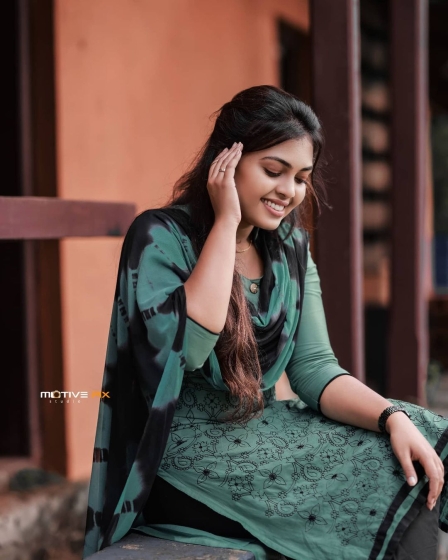 Cute TV Actress Mridula Vijay Viral Images in Instagram | തുമ്പപ്പൂ ...