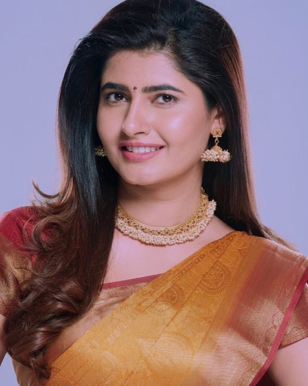 Ashima Narwal : చీర కట్టులో మెరిసిపోతున్న అషిమా నర్వాల్.. మోడ్రన్ ...