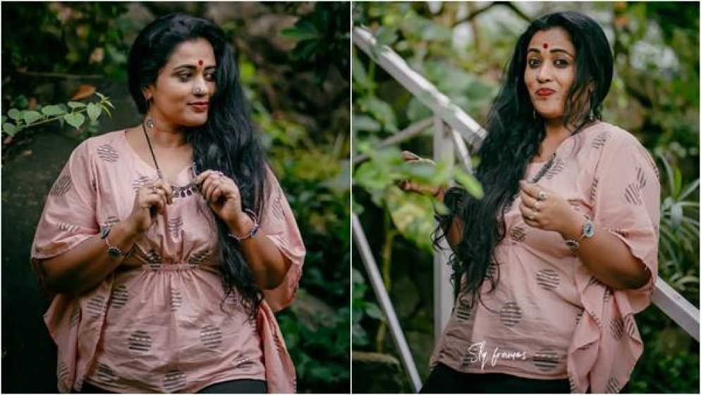 Movie Serial Actress Manju Pathrose New Modern Look Trending On ...