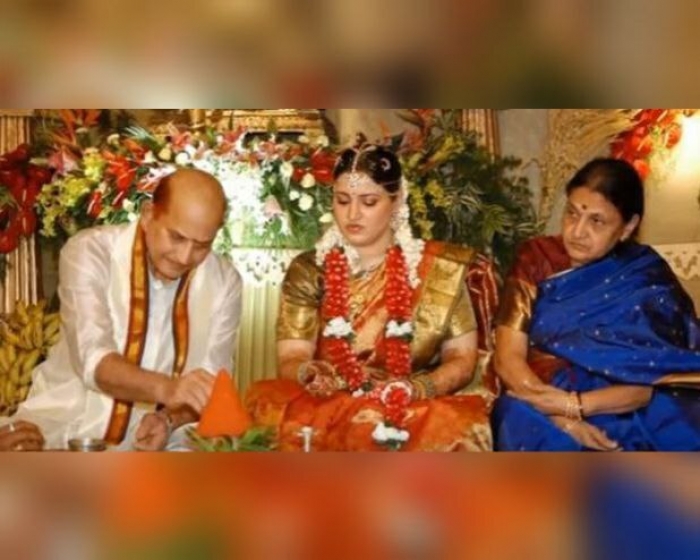 Mahesh Babu Mother ఇందిరా దేవి రేర్ ఫ్యామిలీ ఫొటోస్.. ఎమోషనల్ బాండింగ్ ...