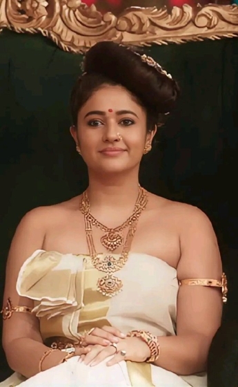 கவர்ச்சிமழையில் தினந்தோறும் ரசிகர்களை நனைய வைக்கும் பூனம் பாஜ்வா ...