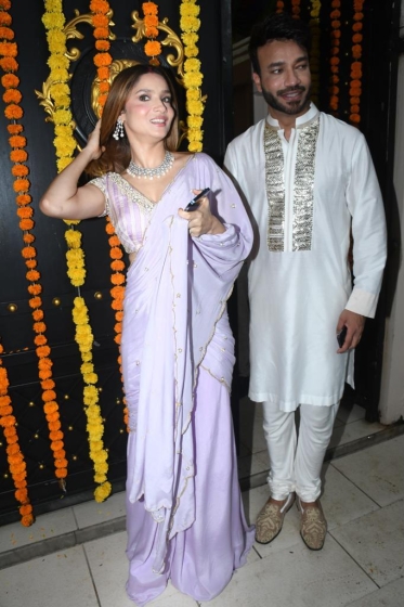 Ankita Lokhande पति के साथ गणपति उत्सव मनाने पहुंची अंकिता लोखंडे