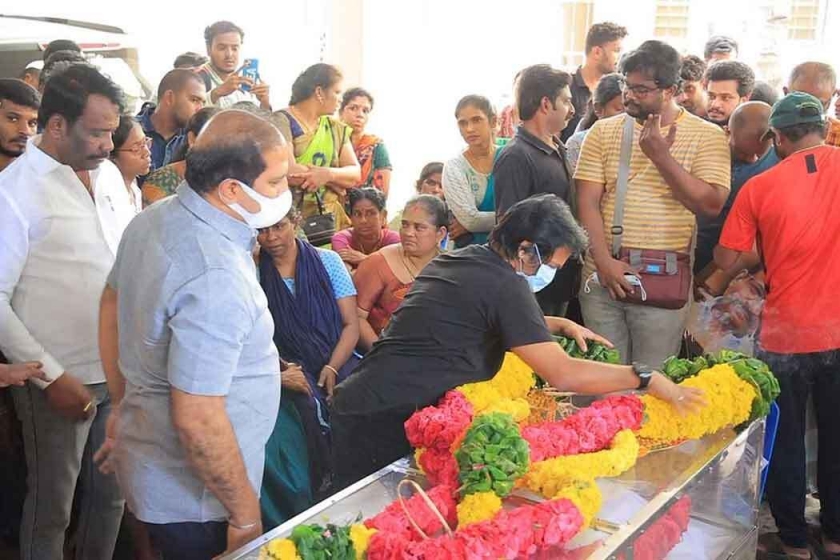 Tamil Actor Marimuthu Final Jouney Photos - FilmiBeat