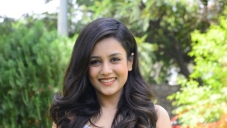 Mishti Chakraborty: Age, Photos, Family, Biography, Movies, Wiki ...