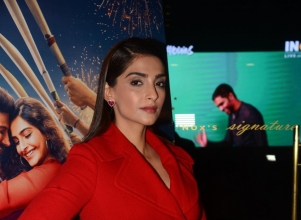Celebrity Photos | Movies Posters | Hot Photoshoot | Events & Awards ...