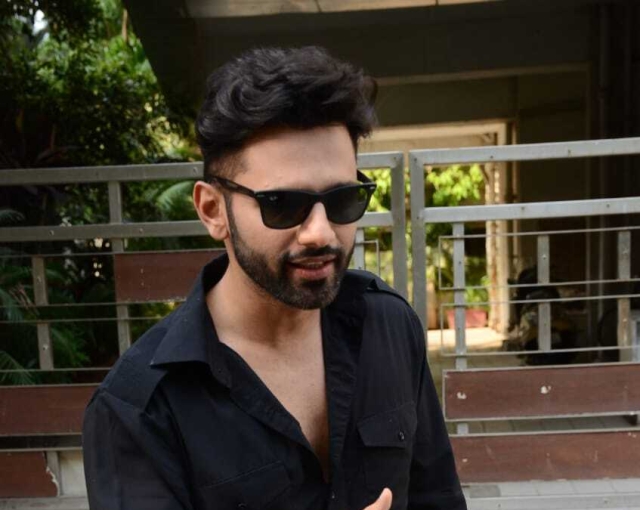 Celebrity Photos | Movies Posters | Hot Photoshoot | Events & Awards ...