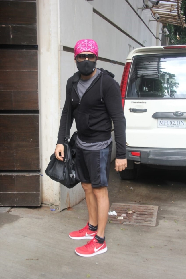 Emraan Hashmi - Photos, Videos, Birthday, Latest News, Height In Feet ...
