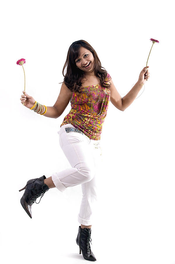 Shantini Theva Photos [HD]: Latest Images, Pictures, Stills of Shantini ...