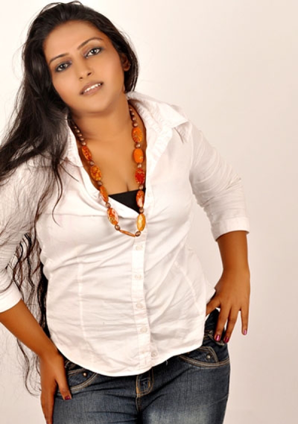 Anaya Das Photos: Latest HD Images, Pictures, Stills & Pics - FilmiBeat