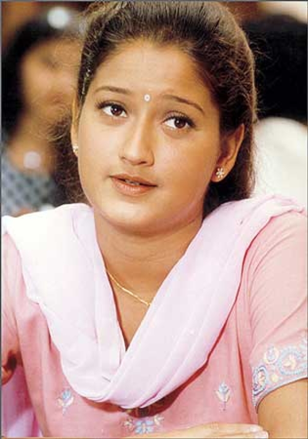 Laila Actress Wallpapers