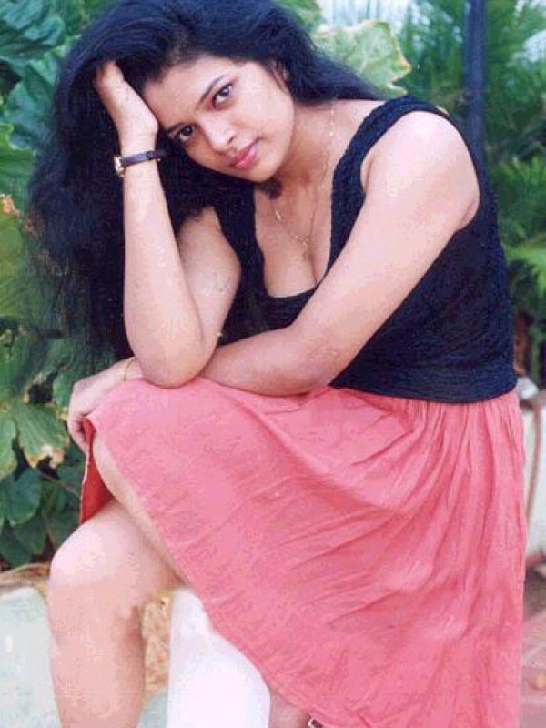 Abitha Photos: Latest HD Images, Pictures, Stills & Pics - FilmiBeat