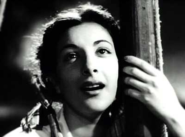 Nargis Photos: Latest HD Images, Pictures, Stills & Pics - FilmiBeat