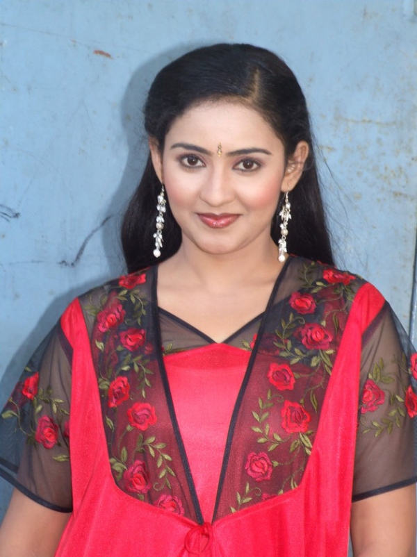 Ruba Photos: Latest HD Images, Pictures, Stills & Pics - FilmiBeat