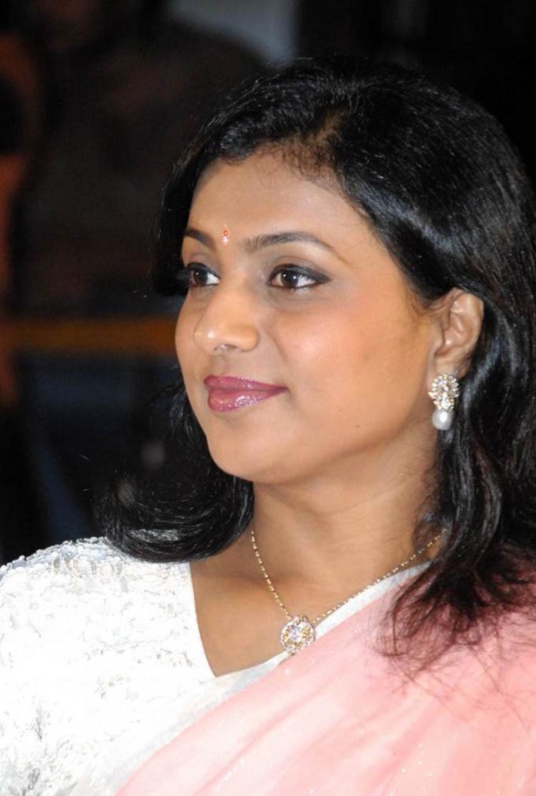 Roja - Tamil Photos: Latest HD Images, Pictures, Stills & Pics - FilmiBeat