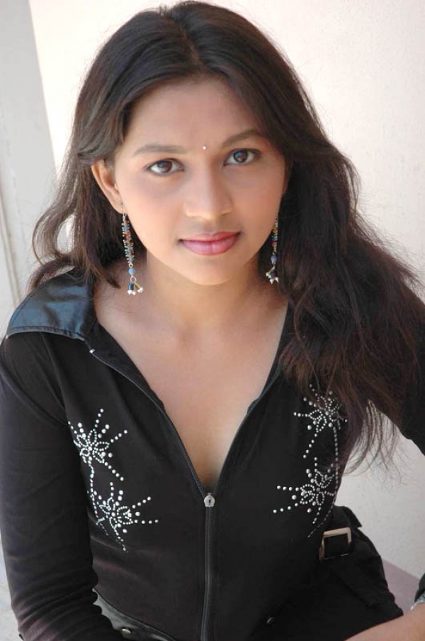 Sri Ramya Photos [HD]: Latest Images, Pictures, Stills of Sri Ramya ...