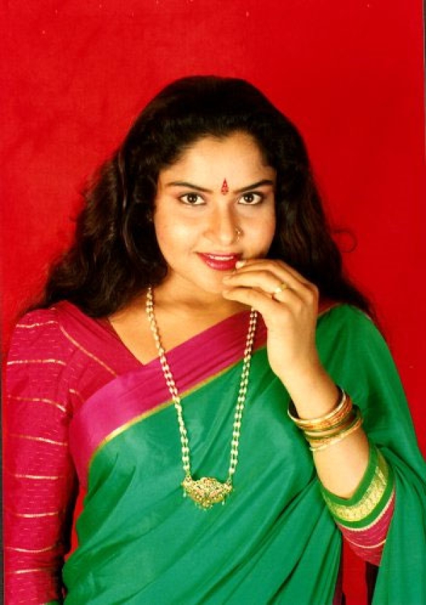 Pragathi Photos: Latest HD Images, Pictures, Stills & Pics - FilmiBeat