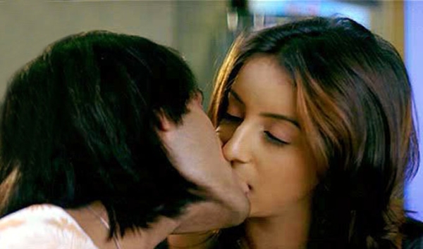 Kannada Movie Ganda Hendathi Online