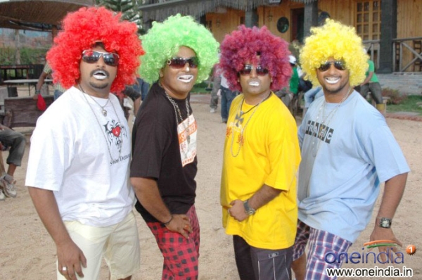 5 idiots Photos: HD Images, Pictures, Stills, First Look Posters of 5 ...