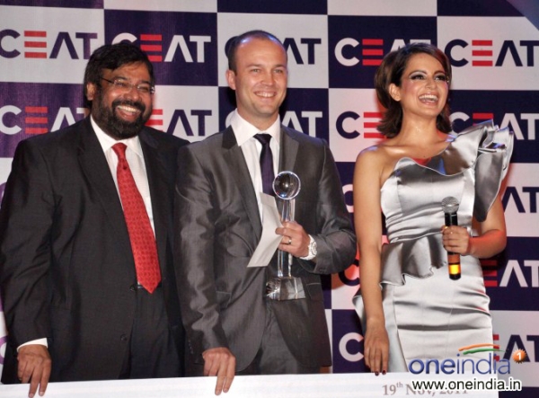 Ceat Cricket Awards 2011 Photos - FilmiBeat