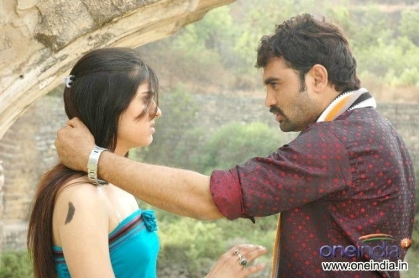 Galli Kurrollu Photos: HD Images, Pictures, Stills, First Look Posters ...