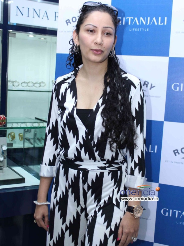 Manyata Dutt Launches Rotary Watch Photos - FilmiBeat