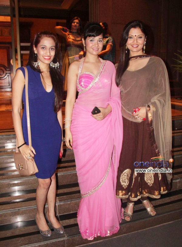 IBN7 Super Idols Awards Photos - FilmiBeat