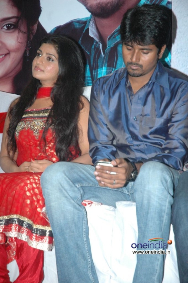 Manam Kothi Paravai Heroine