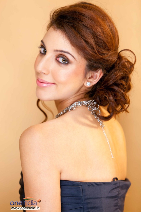 Anisa Photos [HD]: Latest Images, Pictures, Stills of Anisa - FilmiBeat