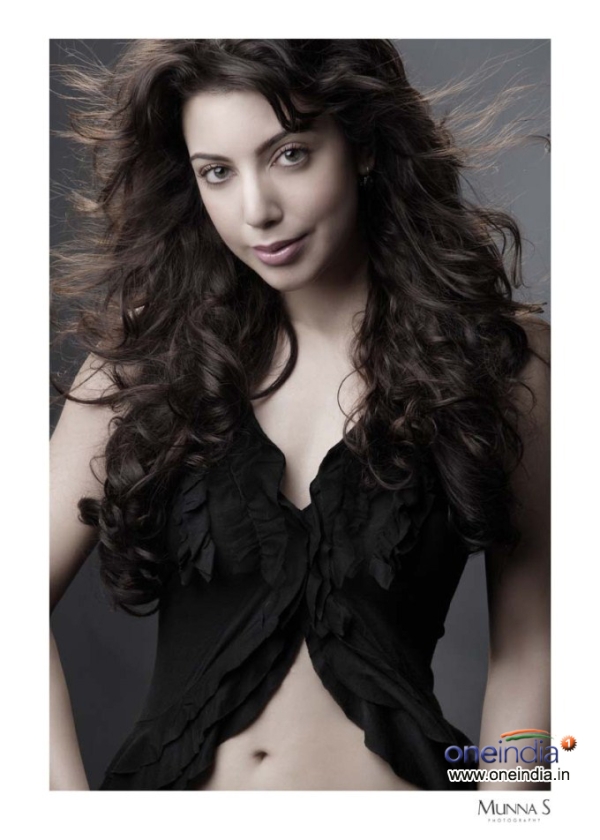 Anisa Photos [HD]: Latest Images, Pictures, Stills of Anisa - FilmiBeat