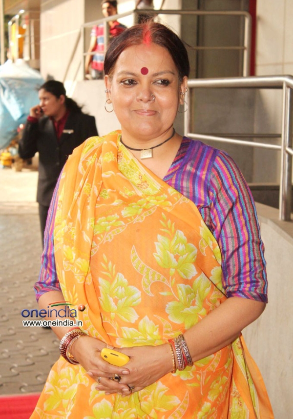 Madhubala Serial Golden Saree