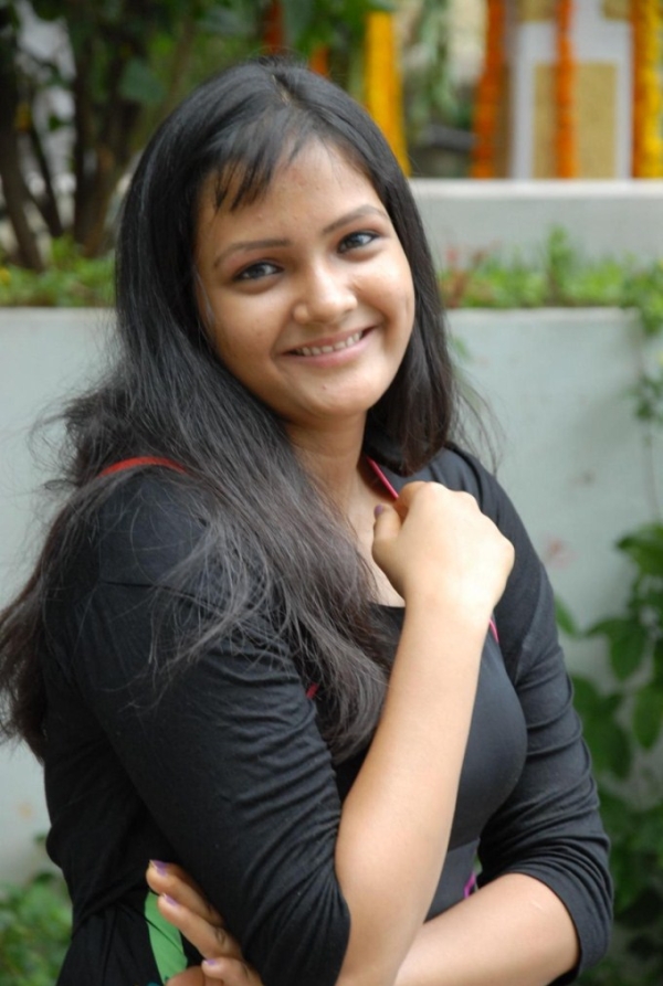 Sudeera Photos: Latest HD Images, Pictures, Stills & Pics - FilmiBeat